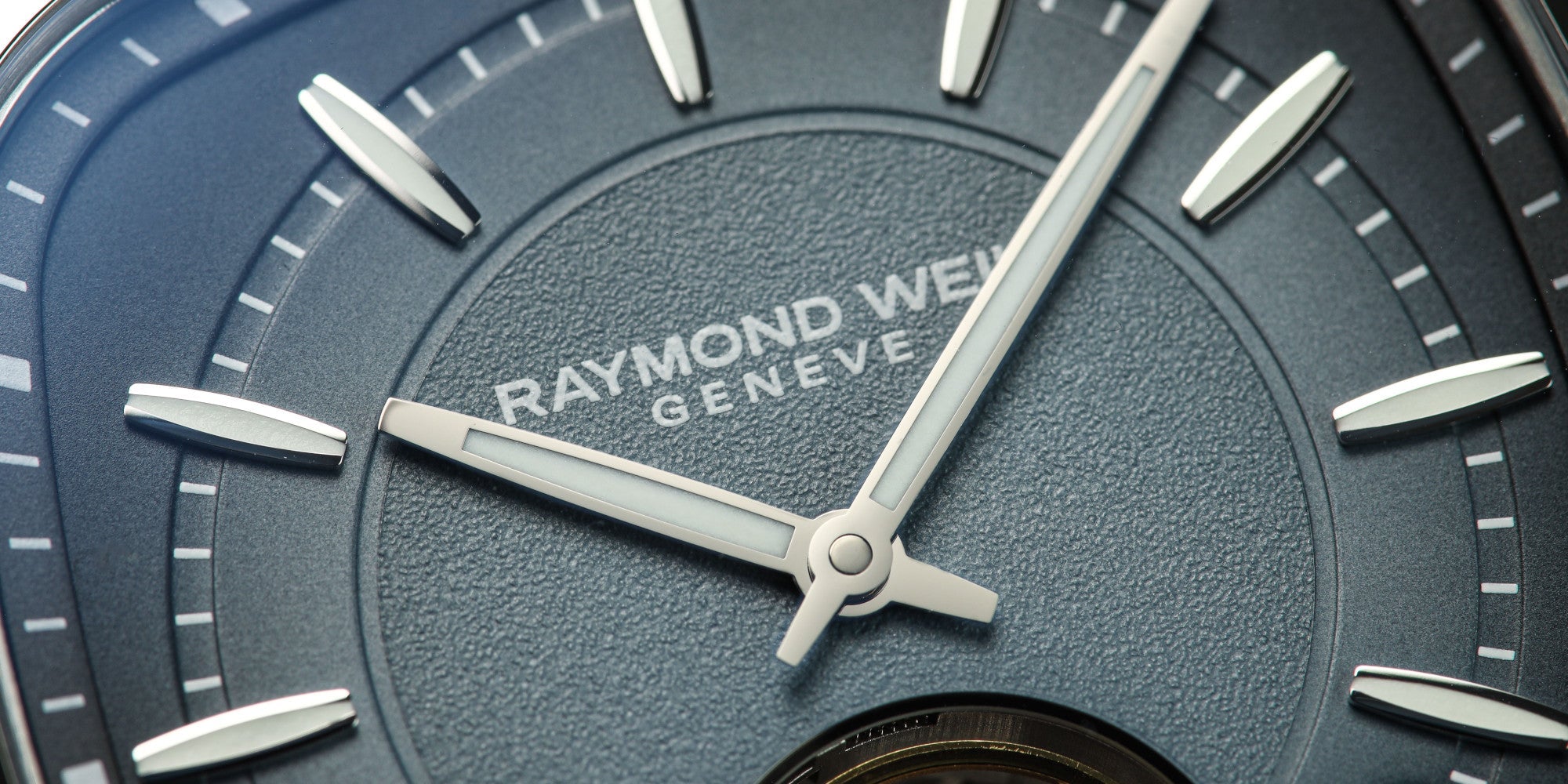 Hands-On: Raymond Weil Freelancer Review | WatchGecko