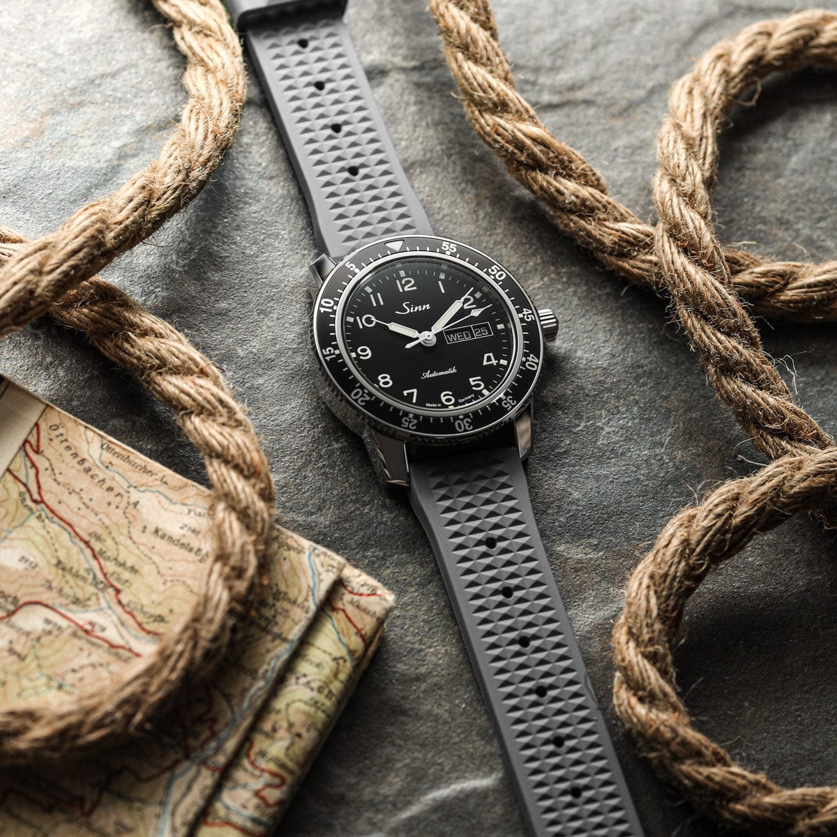 Seacroft Waffle Rubber Dive Watch Strap - Grey | WatchGecko