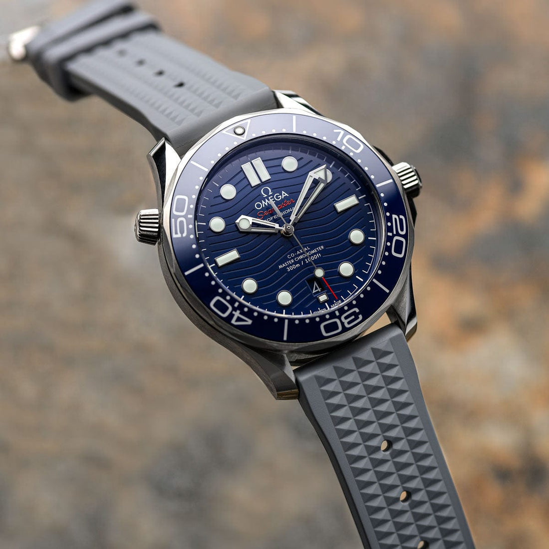 Seacroft Waffle Rubber Dive Watch Strap - Grey | WatchGecko