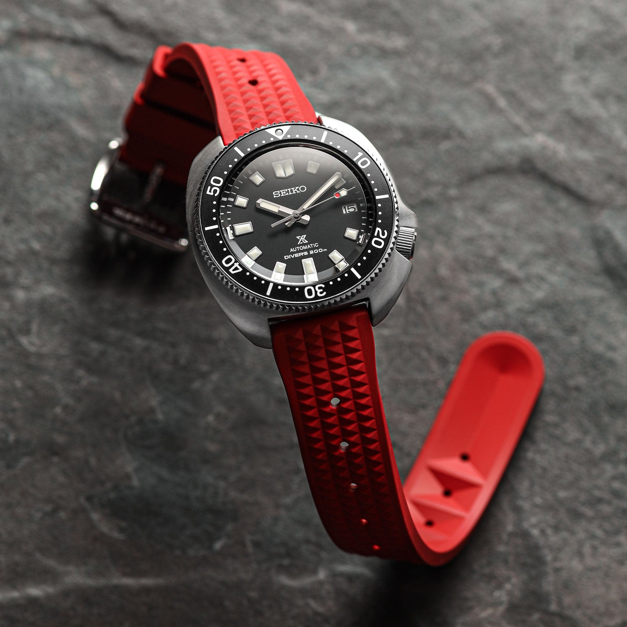 Seacroft Waffle Rubber Dive Watch Strap - Red | WatchGecko