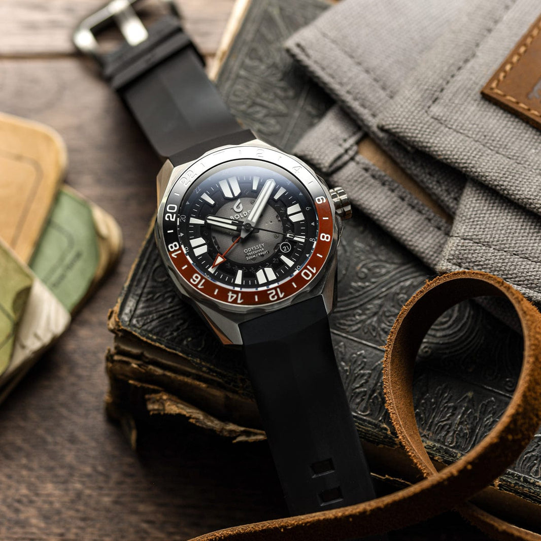 Shop 44mm Watches | WatchGecko | Free Delivery On All Watches