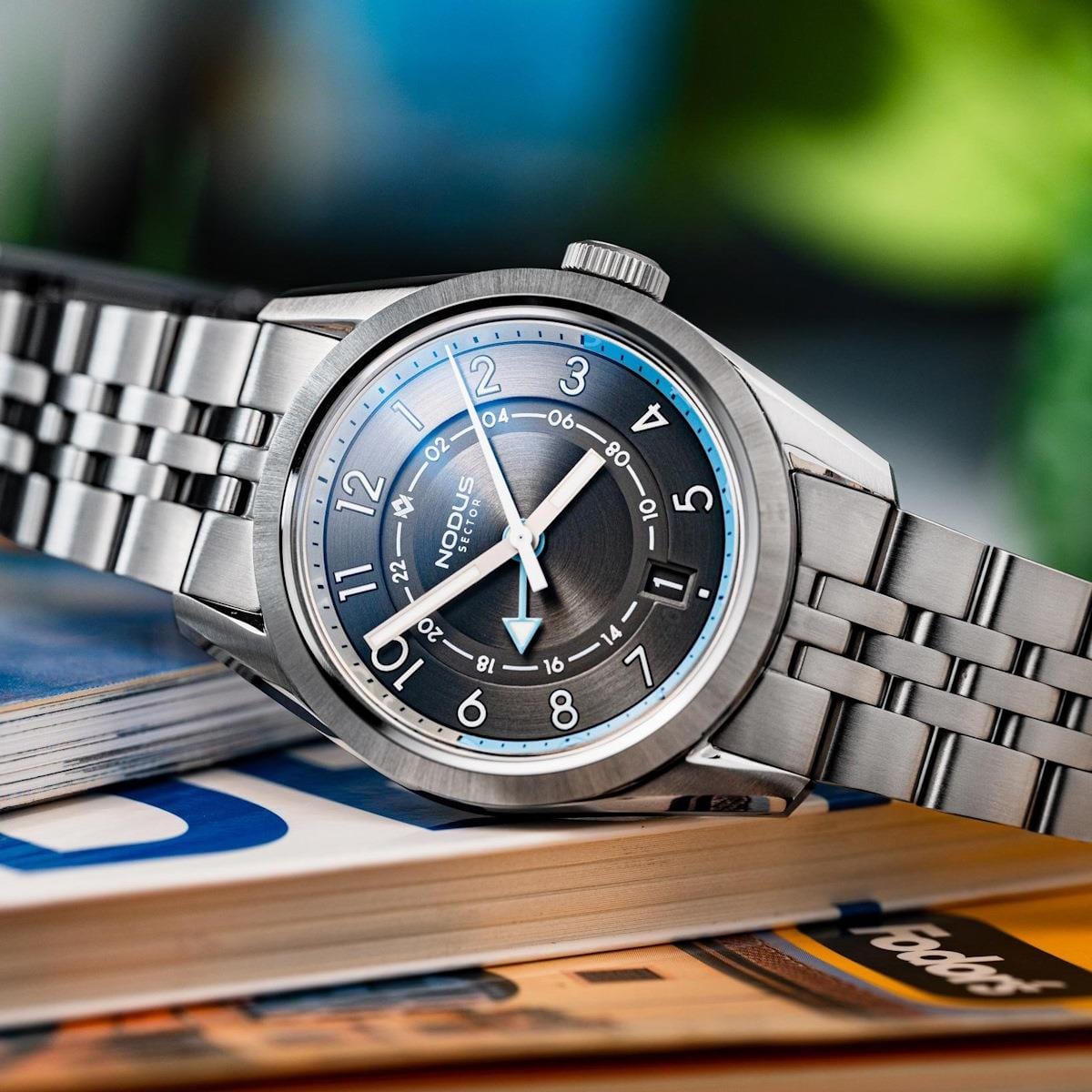 NODUS Sector GMT - Metro - Pentalink Bracelet | WatchGecko